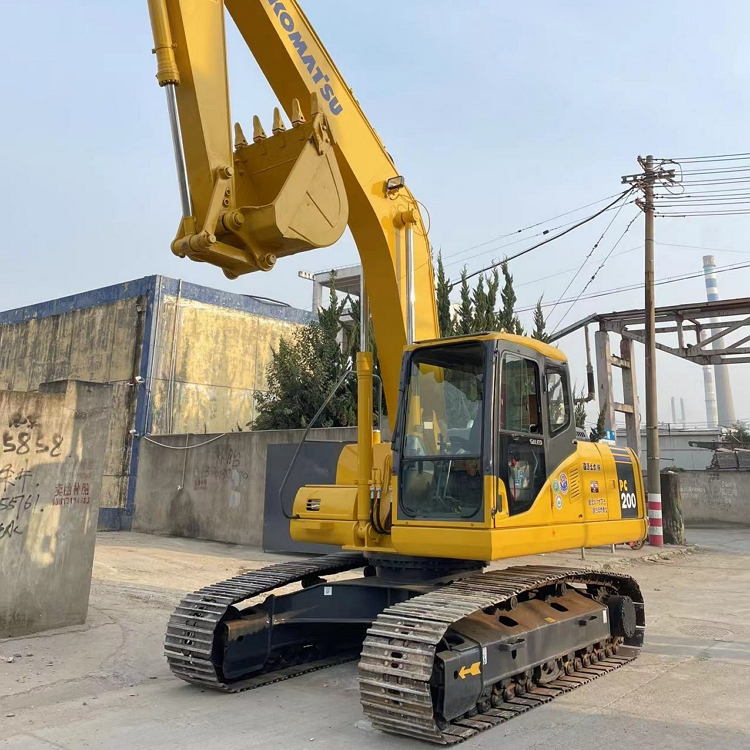Komatsu PC200-7 Used Hydraulic 20 Ton Backhoe Excavator Made in Japan ...